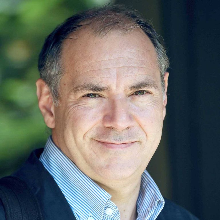 Benigni racconta San Pietro: la fragilità diventa evento tv dal ...