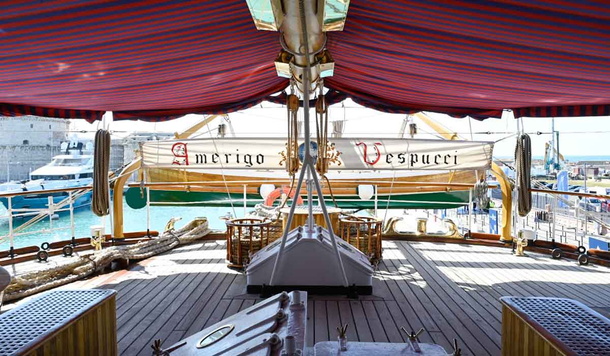 La Nave Amerigo Vespucci approda a Civitavecchia - Agrpress