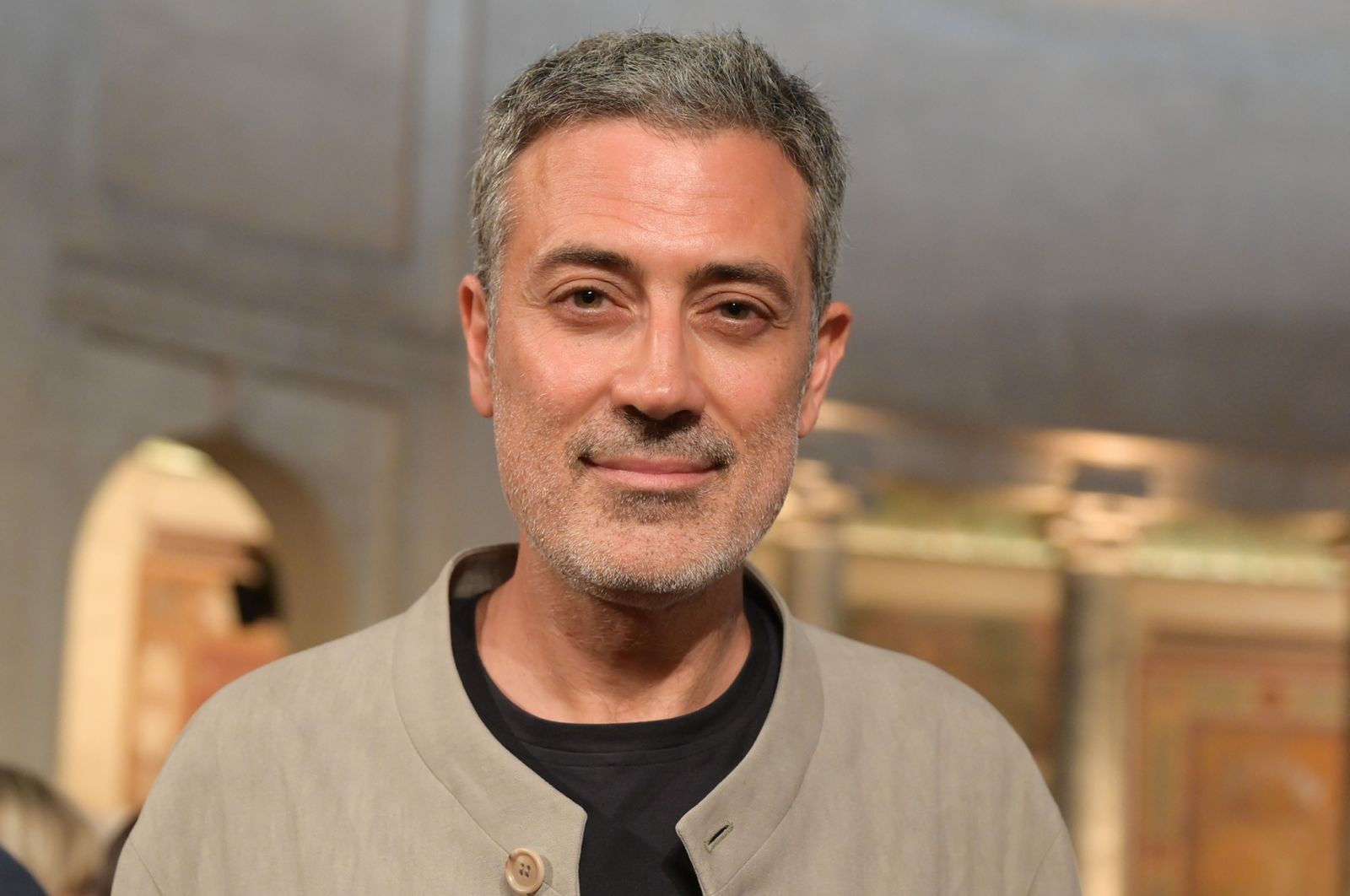 Andrea Bajani vince il Premio Strega 2025 con “L’anniversario” - Agrpress