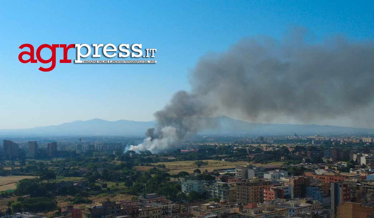 Boato a Roma Est: esplosione nei pressi di Villa De Sanctis, panico tra ...